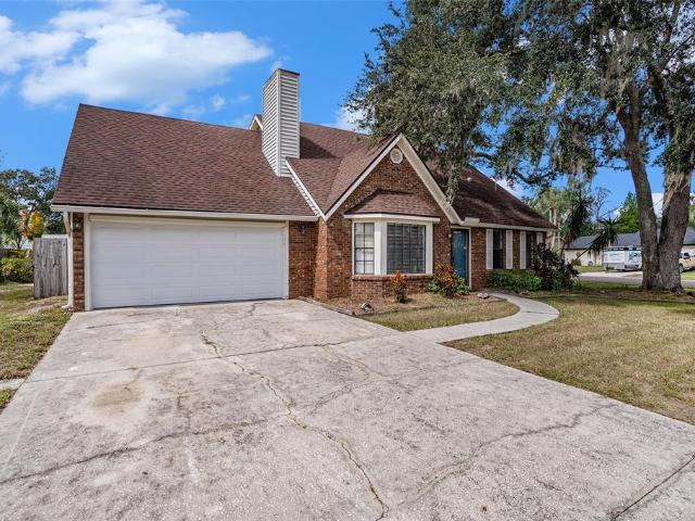 736 Sandy Creek Dr, Brandon, FL 33511 | MLS #TB8436 | Compass