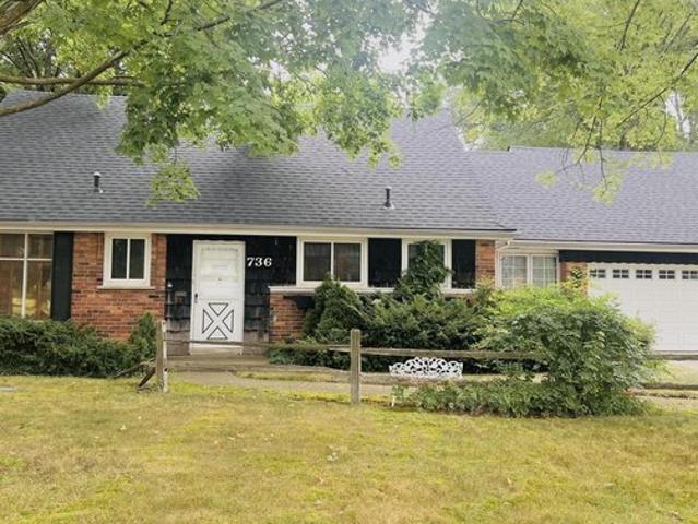 736 Shoreham Rd, Grosse Pointe Woods, MI 48236