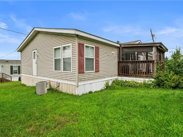 736 Regent Dr
