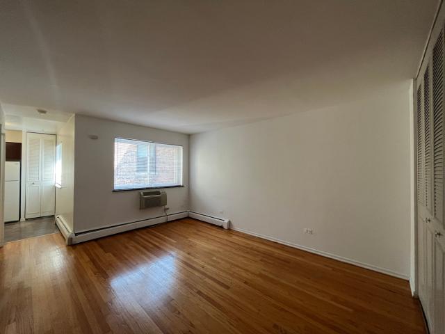 736 W Buena Avenue # 210