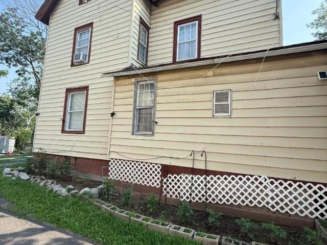 736 W Front St