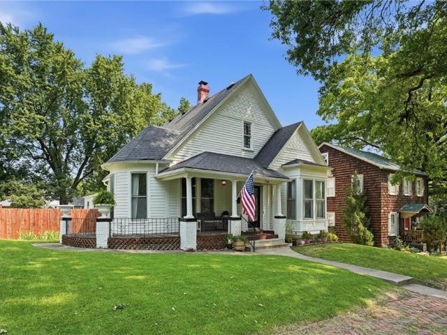 736 Walnut Street