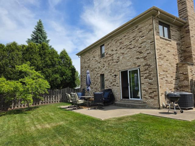 736 Yorkshire Lane