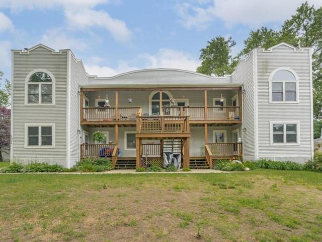 7374 North Shore Dr Unit 16, South Haven, MI 49090