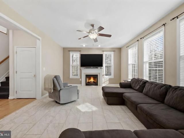 7374 Kings Highway
