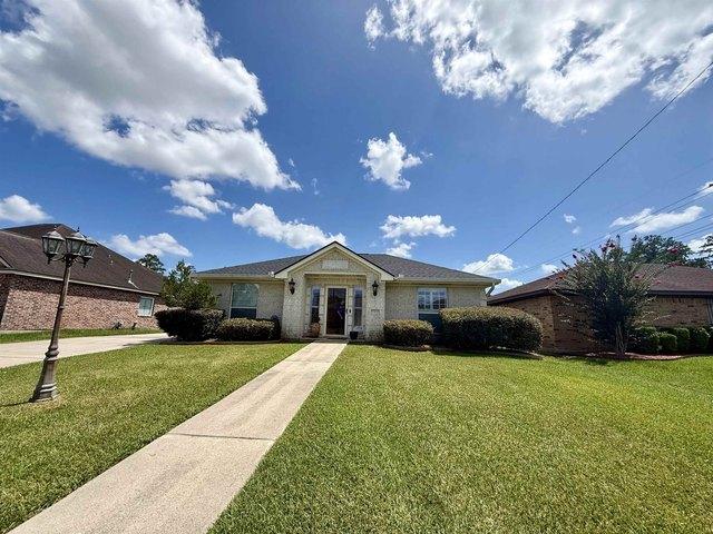 7375 Silverwood St, Beaumont, TX 77708