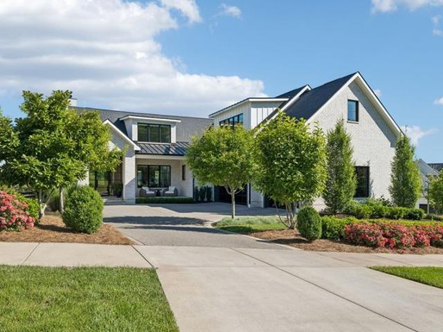 7376 Harlow Dr, College Grove, TN 37046