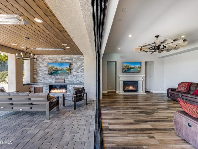 7377 Woods Court
