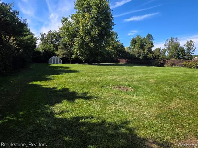7379 N Linden Road