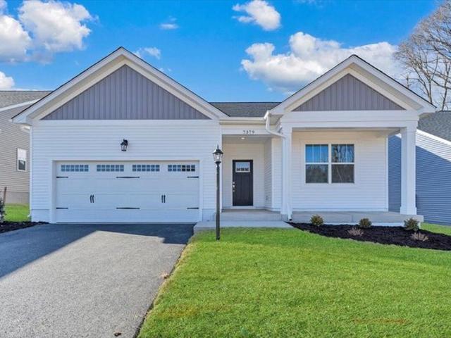 7379 Kings Pointe Dr, Fairlawn, VA 24141