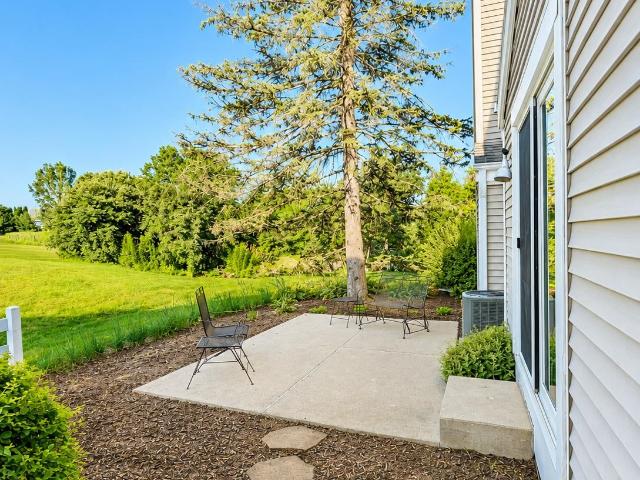 7379 Tree Lane