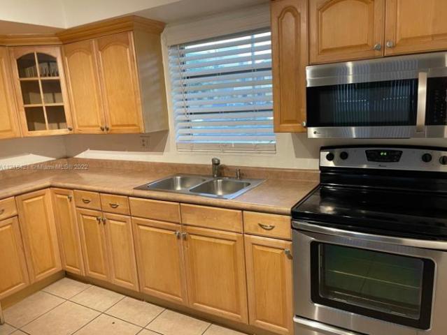7370 Sw 82Nd St E118, Miami, FL