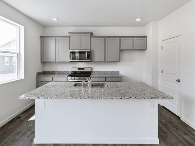 7371 W 27th St, Greeley, CO 80634