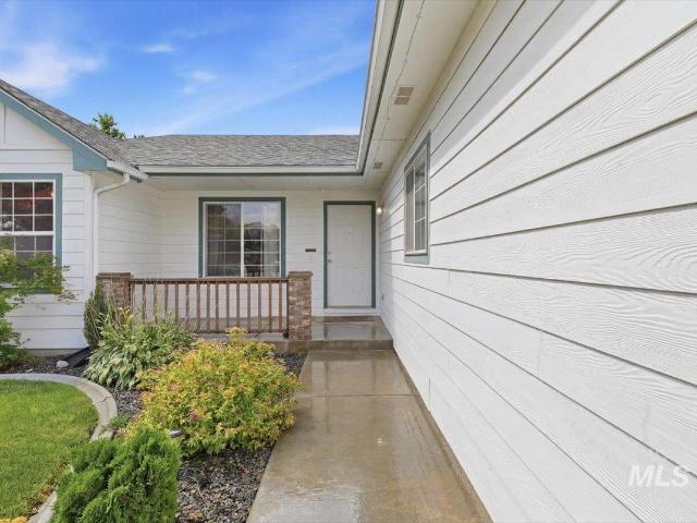 7373 Edgebrook Dr