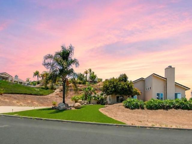 737 Camelot Pkwy, El Cajon, CA 92019