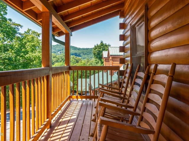 737 Chickasaw Gap Way
