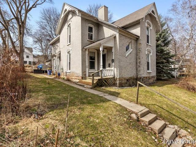737 Clancy Ave NE, Grand Rapids, MI 49503