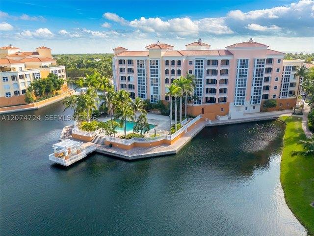 737 Crandon Blvd Ph 1, Key Biscayne, FL 33149