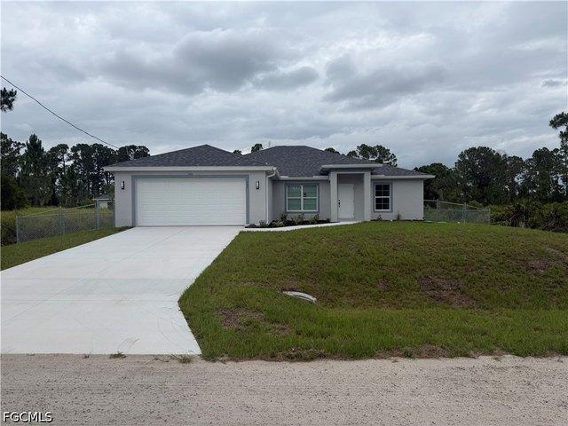 737 Avondale St E, Lehigh Acres, FL 33974