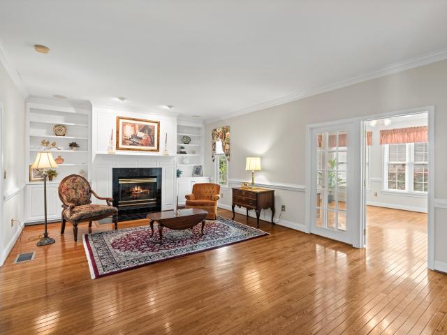 737 governors way