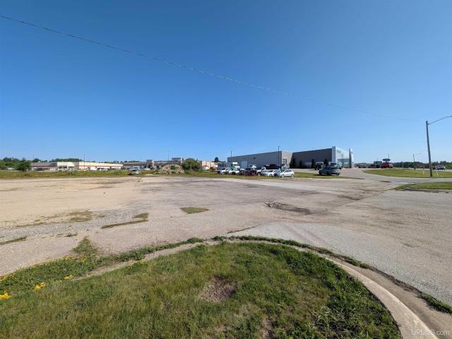 737 East Lakeshore Drive