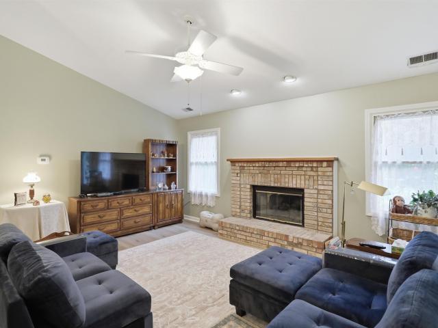 737 Franklin Court