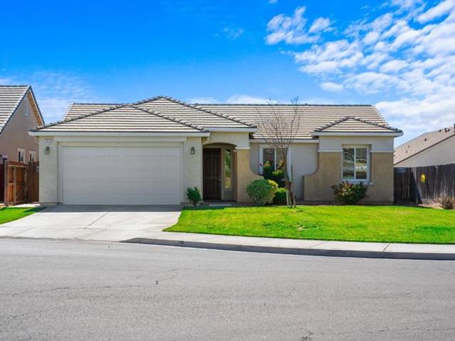 737 Fume Blanc Ct, Los Banos, CA 93635