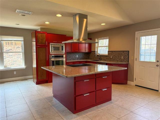 737 Kensington Lane