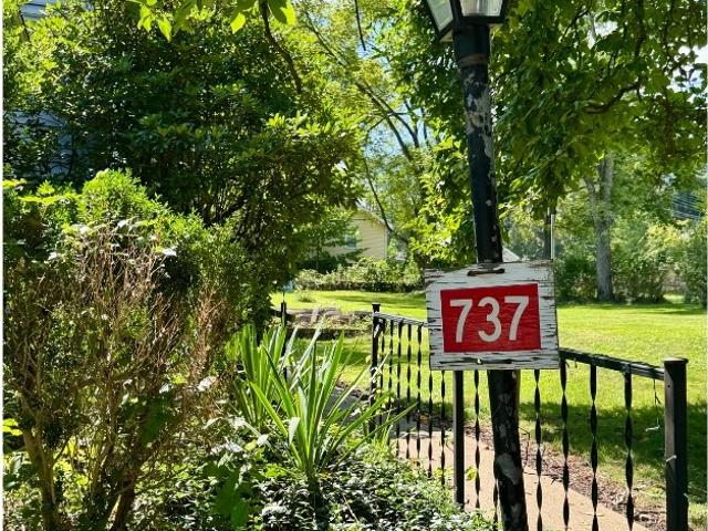 737 Osborne Ln