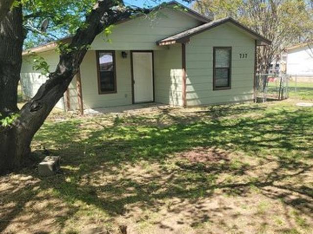 737 Luther Ln, Gun Barrel City, TX 75156