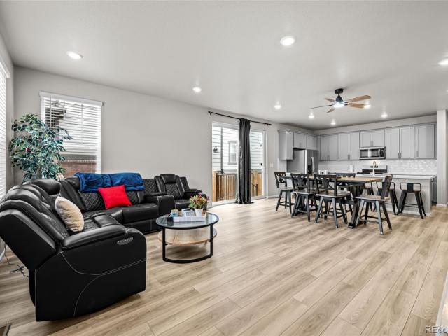 737 N Tempe Street