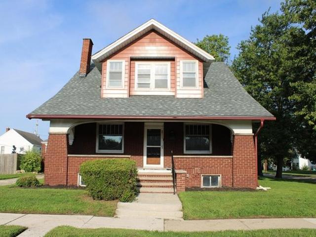737 N Union St, Fostoria, OH 44830