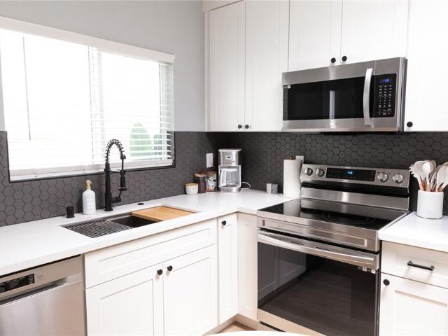 737 N Frederic St, Burbank, CA 91505 | MLS #BB26089 | Compass