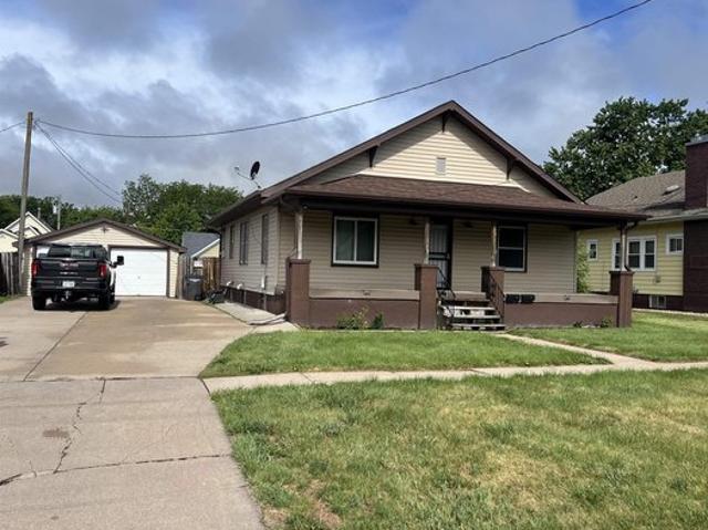 737 N Minnesota Ave, Hastings, NE 68901