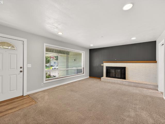 737 NE 18TH ST