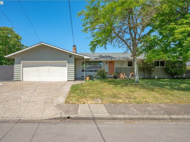 737 NE 18th St, McMinnville, OR 97128