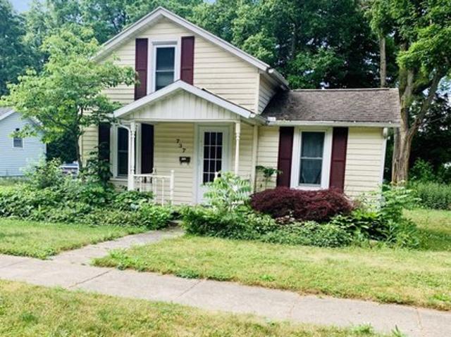 737 Saint Joseph St, Adrian, MI 49221