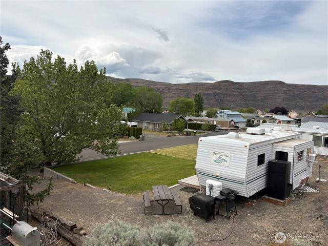 737 Section Ave, Quincy, WA 98848 | MLS #2514 | Compass