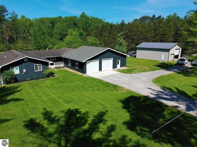 737 Sensabaugh Rd, Lupton, MI 48635