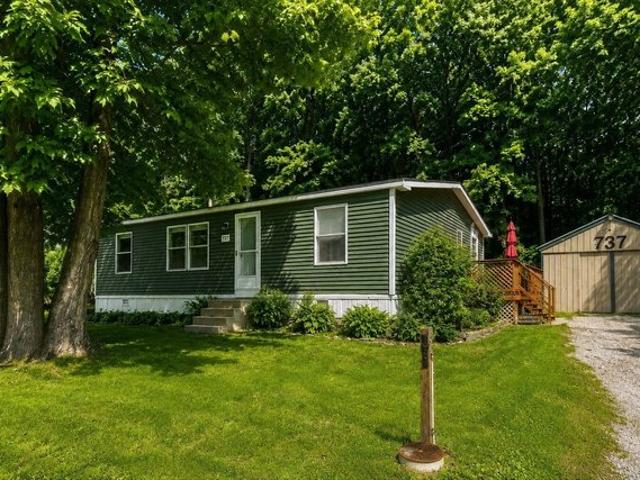 737 Porterwood Dr, Williston, VT 05495