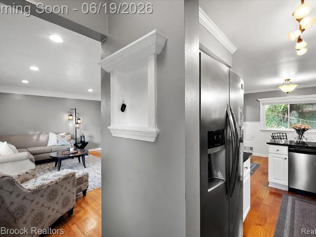 737 Panorama Drive