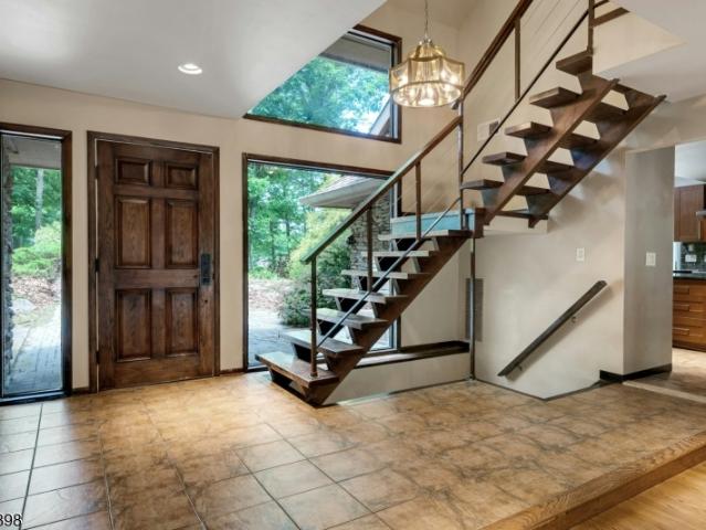 737 Ridge Rd