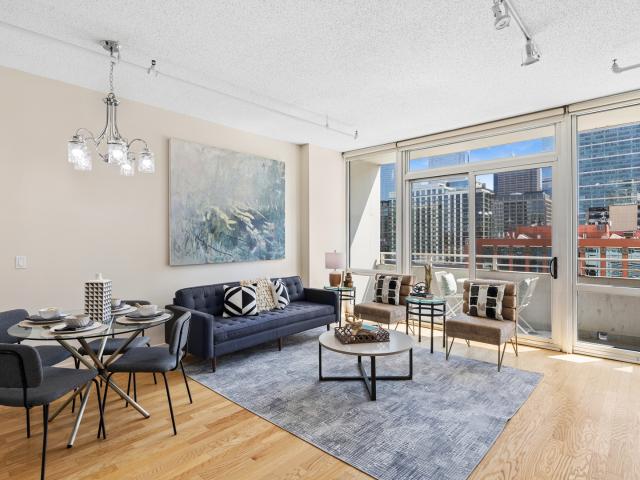 737 W Washington Boulevard # 806