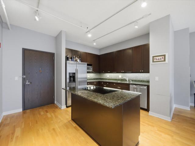 737 W Washington Boulevard # 904