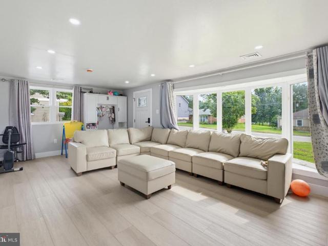 737 Woodbrook Lane