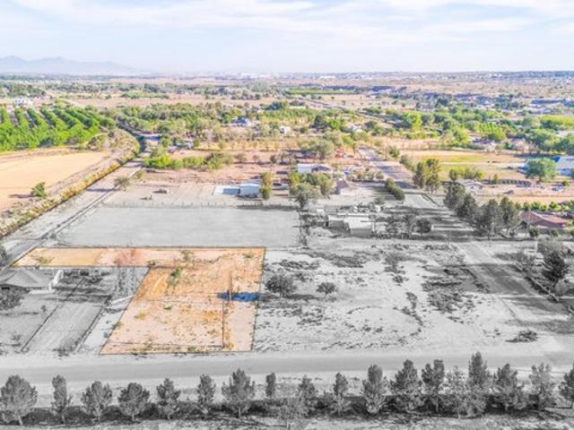 737 Young John St, Clint, TX 79836