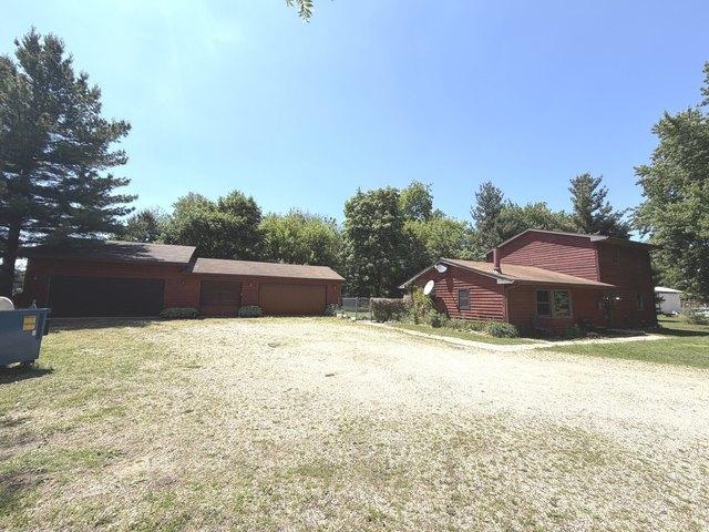 737A Searls Rd, Amboy, IL 61310