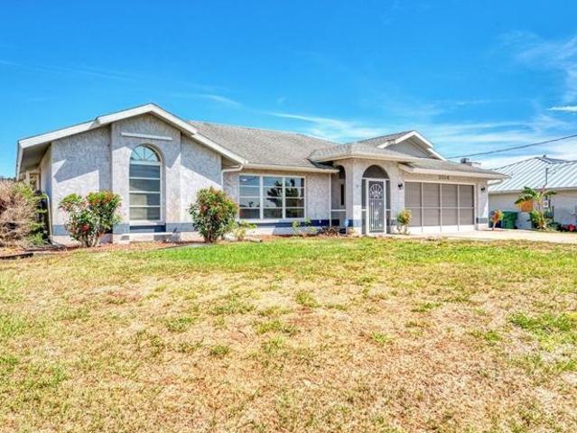 7384 Van Lake Dr, Englewood, FL 34224
