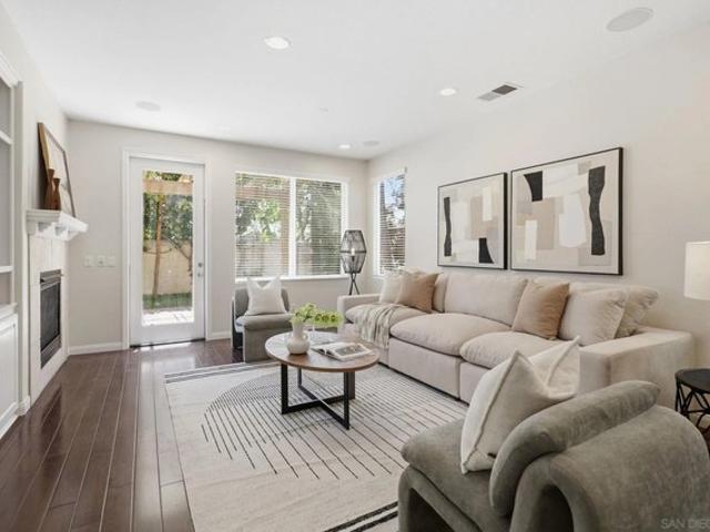 7385 Healis Pl, San Diego, CA 92129
