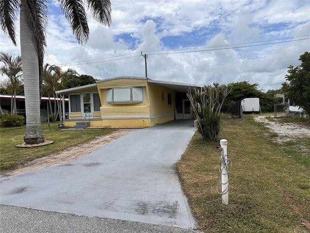 7388 SE Swan Ave, Hobe Sound, FL 33455